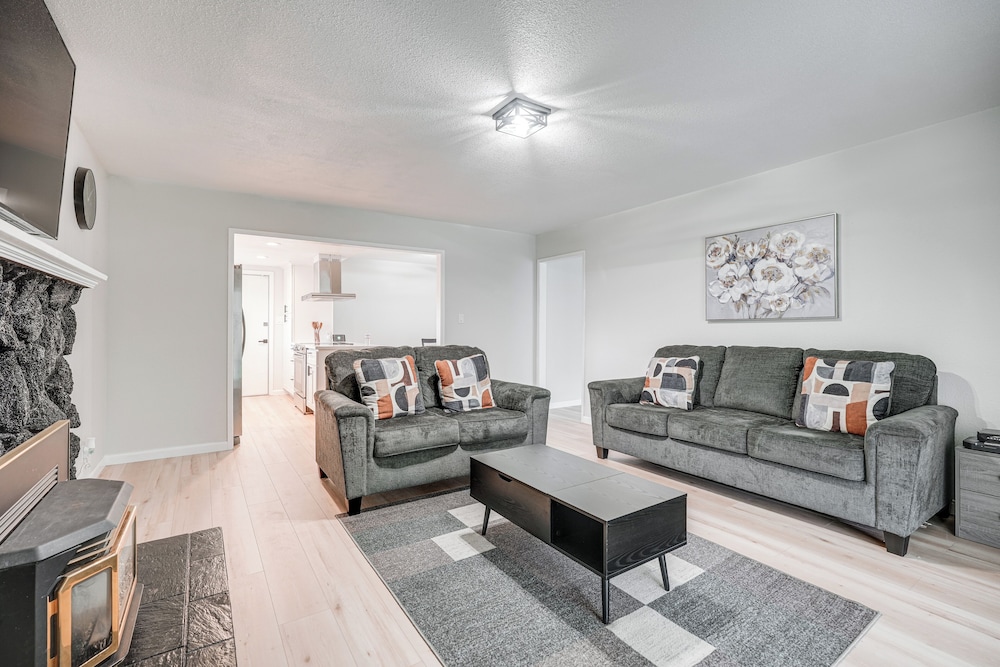 4 Mi To San Joaquin River: Remodeled Home W/ Patio - Stockton, CA