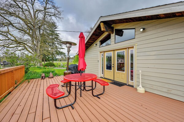 9 Mi To Spanaway Park: Home W/ Indoor Hot Tub - Ohop Lake, WA