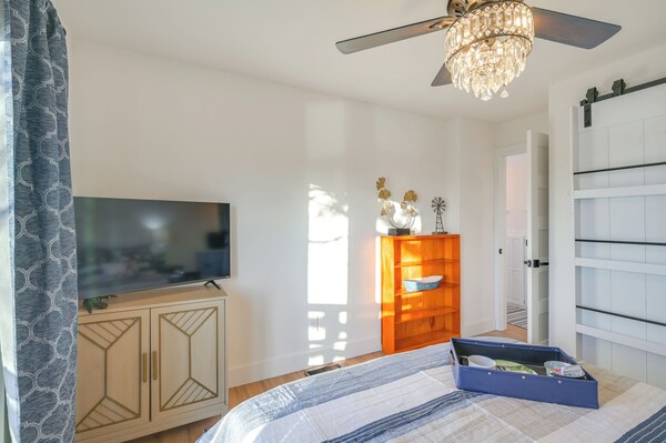 Luxe Lake Granbury Retreat: Dock, Deck & Game Room - Lake Granbury, Granbury