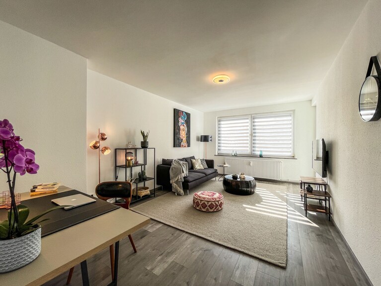 Cityhopper - In The Middle Of The Action - Hannover Hbf - Train Station