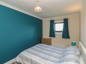 1 quarto, com decoração personalizada, com mobília individualizada