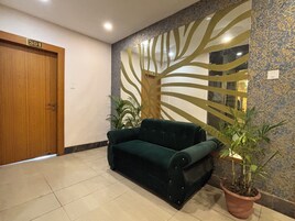 Quarto casal luxo, vista para a cidade | Escrivaninha, espaço de trabalho para notebook, Wi-Fi de cortesia
