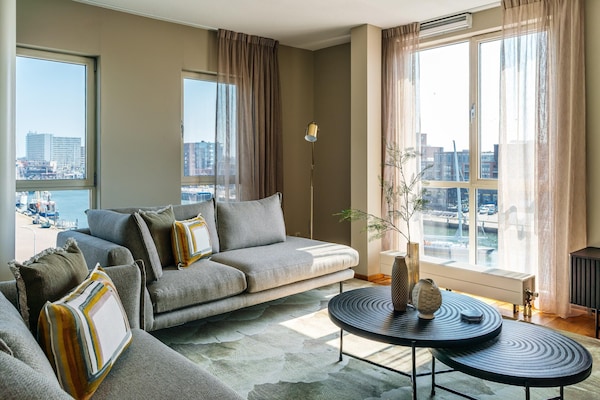 Harbor Breeze: Modern Stay - Scheveningen