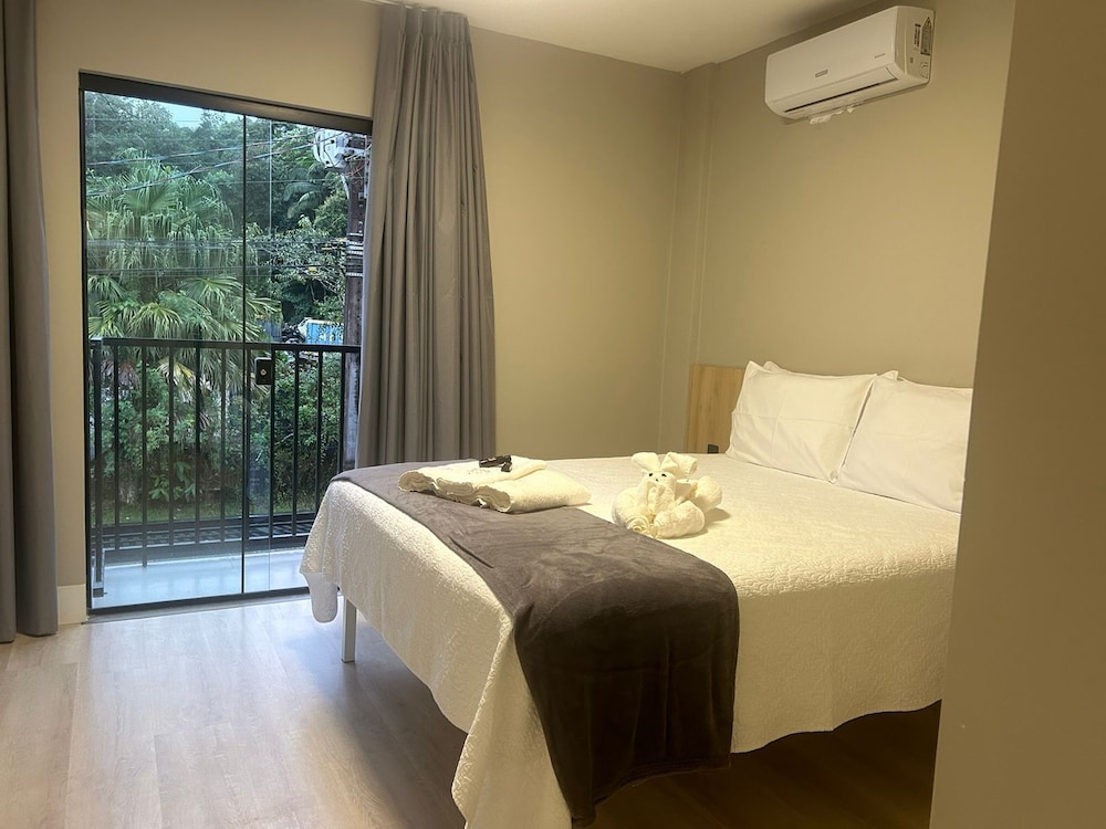 Geminado Casa 3 Alto Padrão 3 Quartos - Joinville