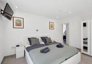 Apartamento | 2 quartos, individualmente mobiliados, roupa de cama