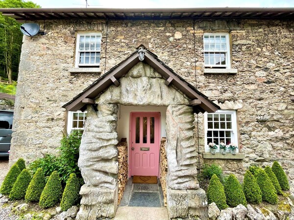 Pear Tree Cottage - Grange-over-Sands
