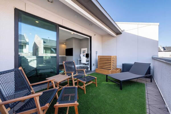 Modern Home, Private Balcony, Near Rainey & Lady Bird Lake Haus Of Z - Austin, TX