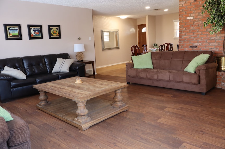 Lovely Home - Big Enough For Everyone, Cozy Enough For Two! - Lubbock, TX