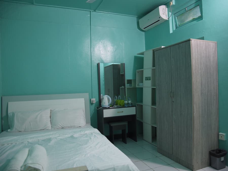 Quarto Triplo Deluxe | Secretária, ferro/tábua de engomar, Wi-fi grátis