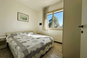 Apartamento, 2 quartos, sacada, vista para o jardim | 3 quartos