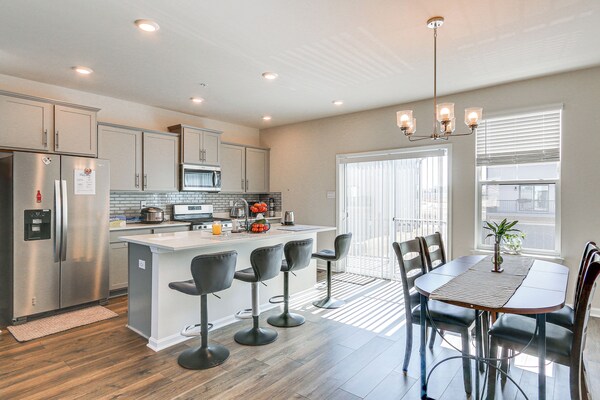 2 Mi To Dtwn Frederick: Updated Townhome - Frederick, MD