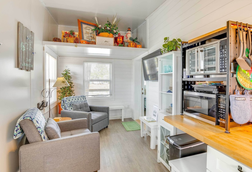 8 Mi To Cathedral Caverns: Tiny Home Hideaway - New Hope, AL