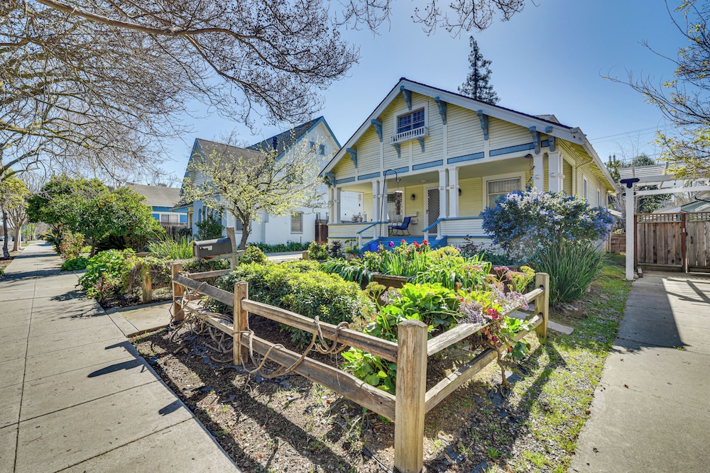 6 Blocks To Sjsu: Cozy Bungalow W/ Deck & Koi Pond - San Jose