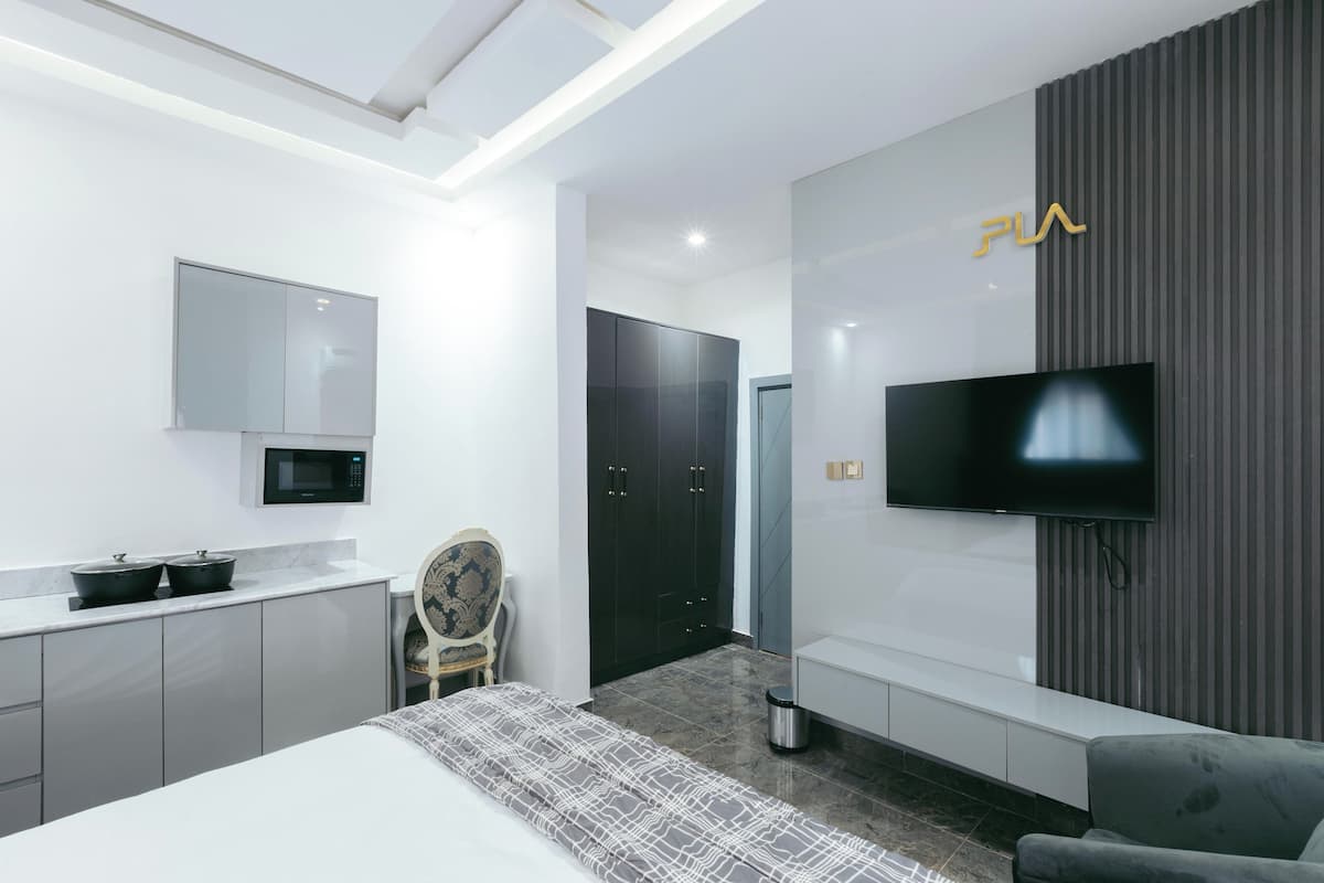 Estúdio luxo, vista para o pátio | 1 quarto, roupas de cama premium, individualmente decorados