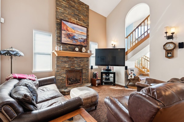 Coastal Getaway 5 Bedroom Home - Half Moon Bay, CA