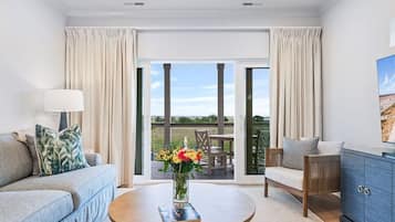 Casa, 2 quartos | Área de estar | Smart TV