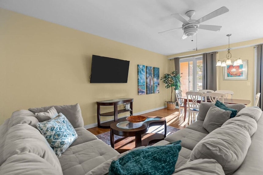 New! Island Breeze/3bd/oceanfront/ Beach/pool/gym - Virginia Beach, VA