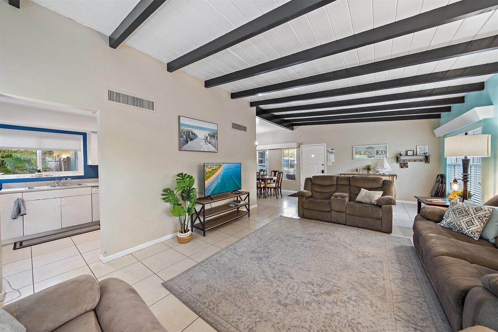 Cozy Cottage With Huge Patio Full Of Activities - Located Right On Legacy Trail! - Sarasota, FL