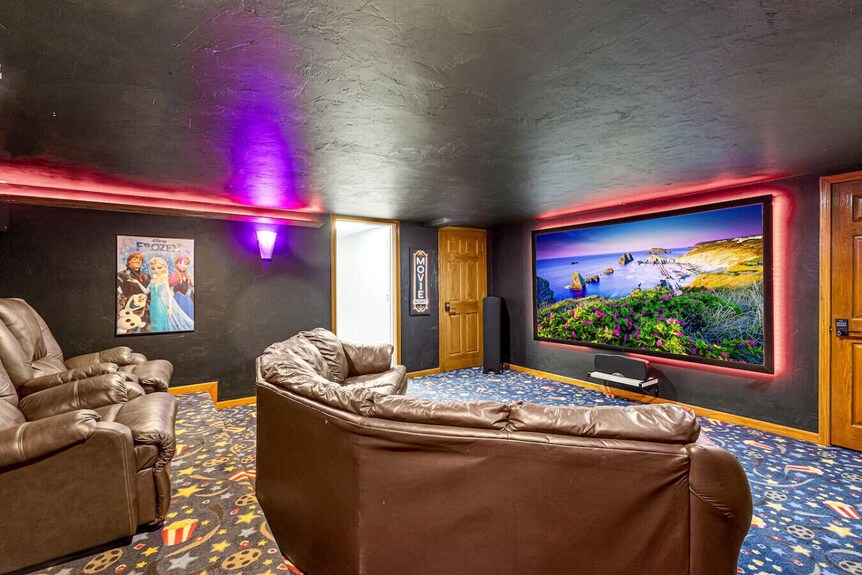 Touchdown Retreat Indoor Pool, Hot Tub & Games! - 호바트