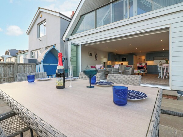 Bucket And Spades- Right On The Beach - Kent