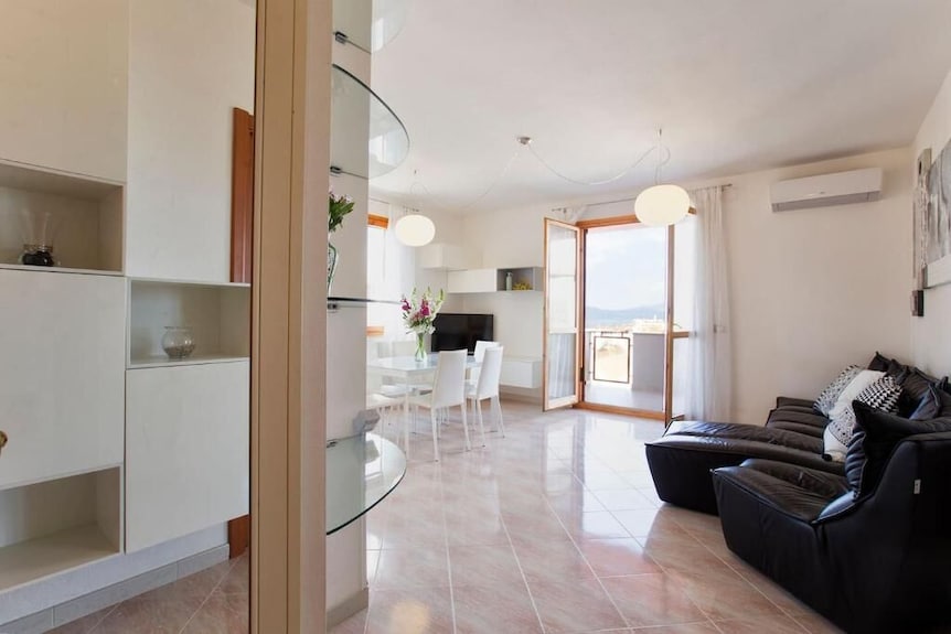 Chiara's Home Where You Can Enjoy Breathtaking Sunsets Overlooking Capo Caccia - Alghero