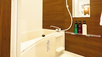 Quarto duplo, 2 camas de solteiro, para não fumantes | Banheiro | Chuveiro/banheira combinados, secador de cabelo, bidê, toalhas de banho