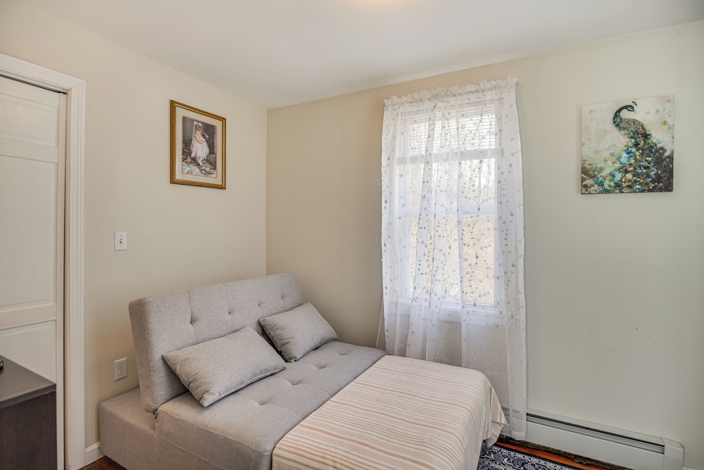 9 Mi To Beach: Home W/ Private Yard In Westport - Fall River, MA