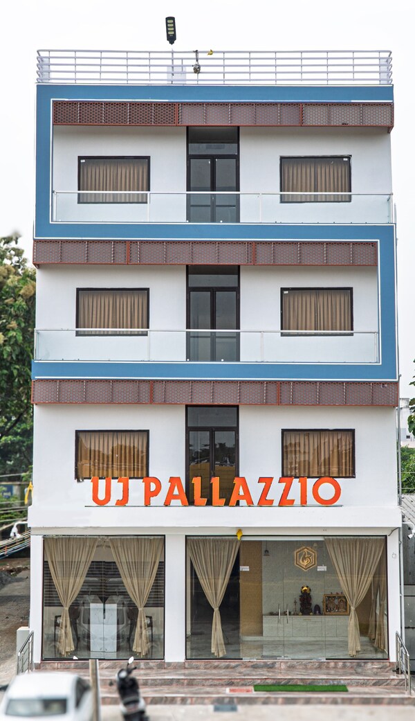 Uj Pallazzio Business Class Luxury Hotel - Tiruvannamalai