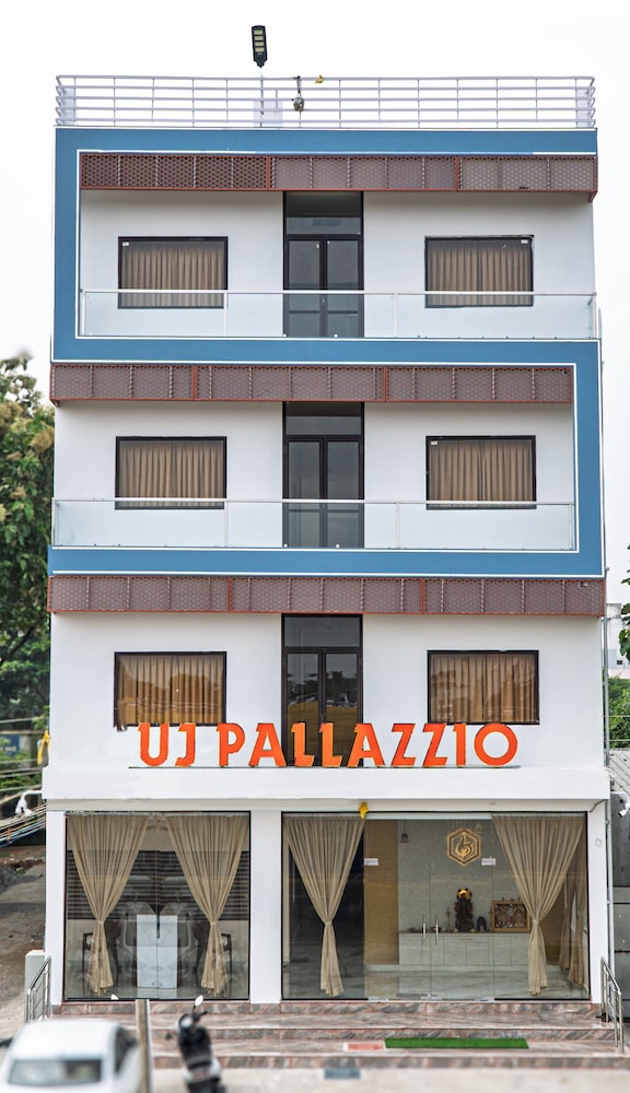 Uj Pallazzio Business Class Luxury Hotel - Tiruvannamalai