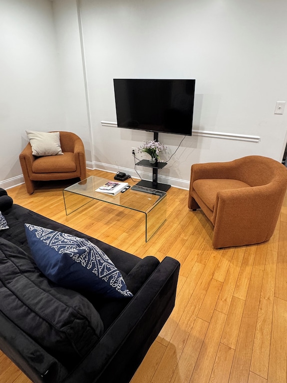 Gateway To Dc - Charming 2-bdr Apartment In The Heart Of Union Market - Washington Navy Yard, DC