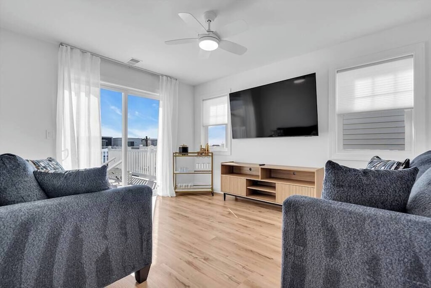 2 Blocks 2 Beach, Linens+towels Included, Outdoortv, Parking, Coffee Included - Seaside Heights Boardwalk, Seaside Heights