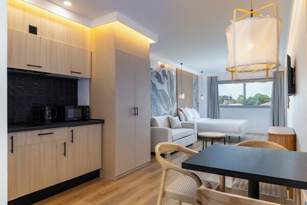 Ha Aparthotel Retiro Suites - Madrid