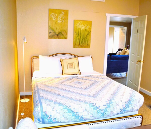 Room-cozy Nest 5 Near Und Campus - Grand Forks, ND