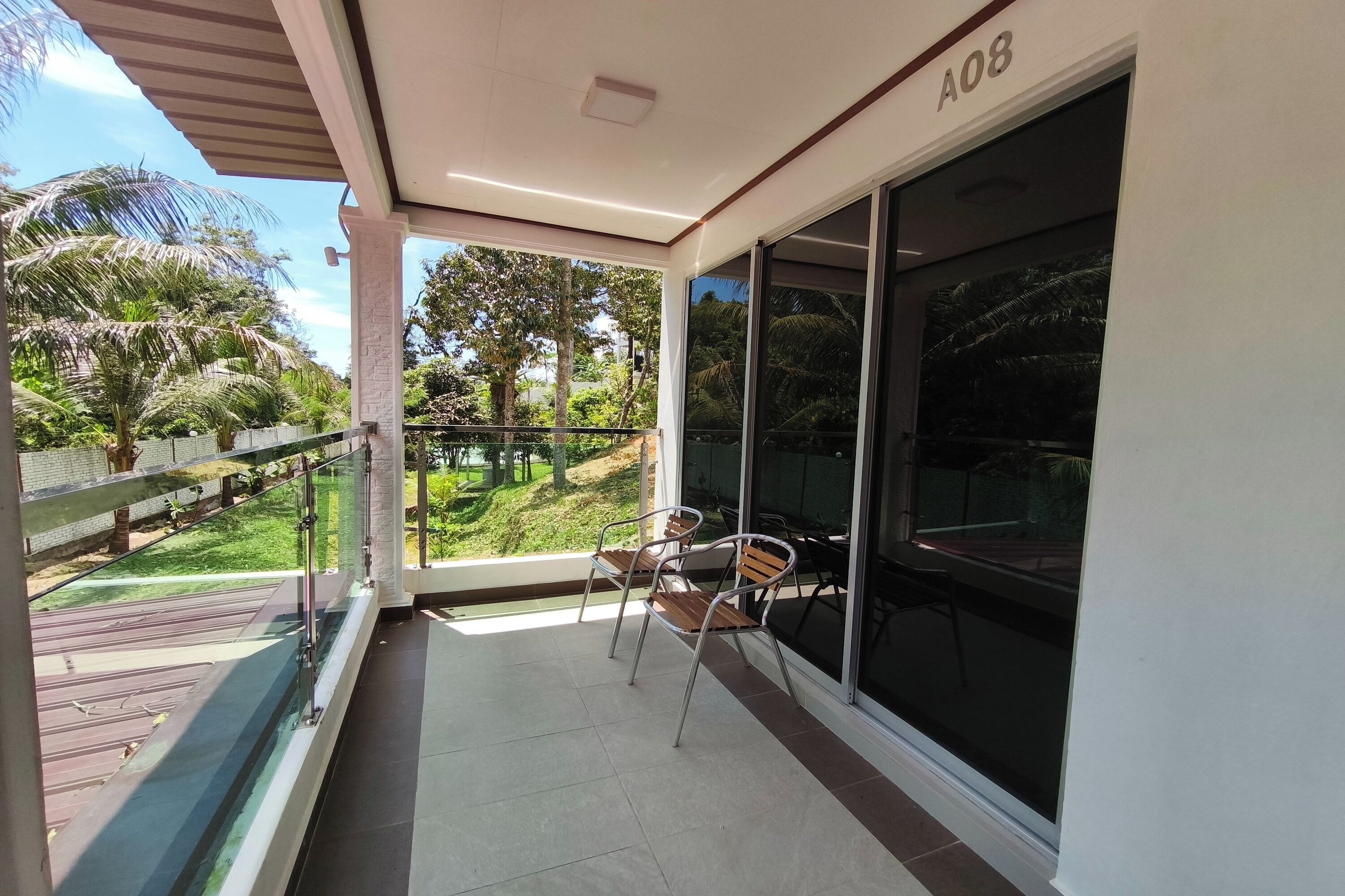 Quarto Deluxe, vista para a piscina | Vista do quarto