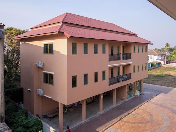 Chiang Kham Ruk Khun Hotel - Chiang Kham District