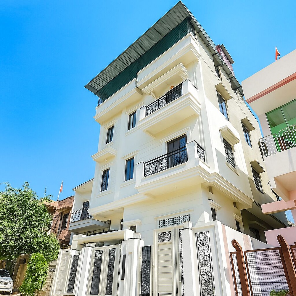 Aditya Gh - Varanasi