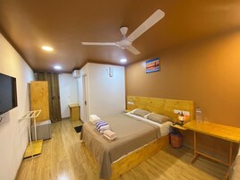 Quarto casal luxo | Ferros/tábuas de passar roupa, Wi-Fi de cortesia