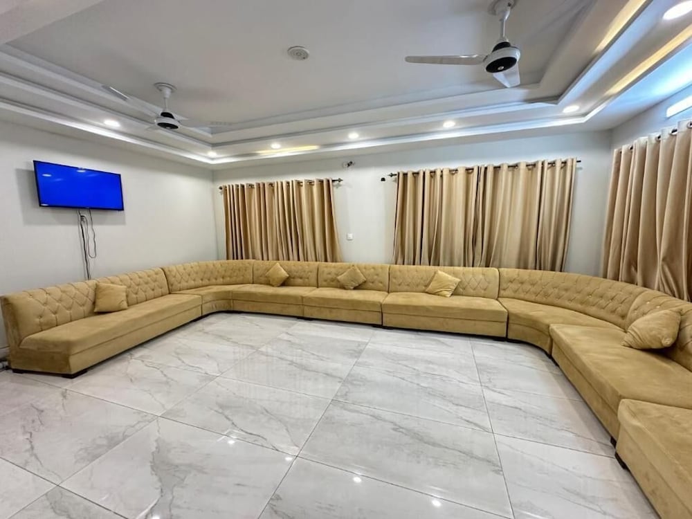 Travis Executive Guest House - Islamabad