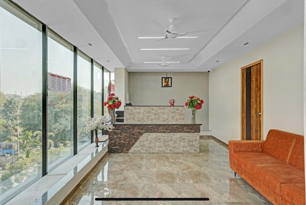 Hotel Santeria Inn - Surat