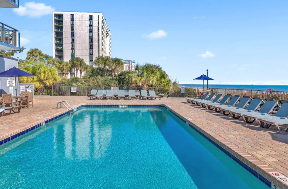 Oceanfront Resort, Great Views, King Bed, 7 Pools! - South Carolina