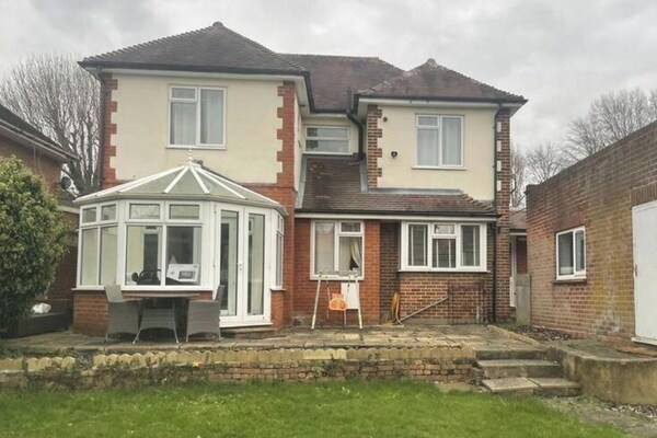 Charming House With Garden - Sleeps 6 & Parking - Berkshire