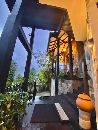 Fachada do alojamento. Villa Shungite