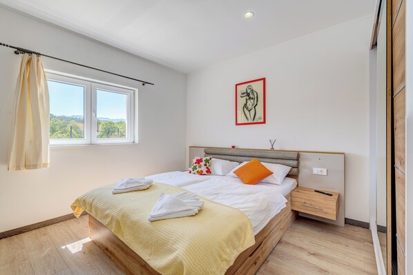 4 quartos, ferro/tábua de engomar, Wi-fi grátis 