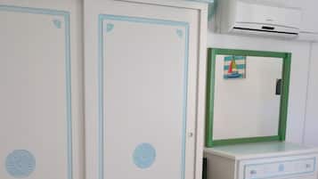 2 quartos, cofre no quarto, cortinas/cortinados opacos