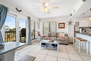 Apartamento em Condomínio Fechado, várias camas (Plantation 1244 - Pearl on the Gulf) | Sala de estar