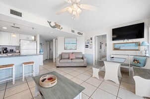 Apartamento em Condomínio Fechado, várias camas (Plantation 1244 - Pearl on the Gulf) | Sala de estar