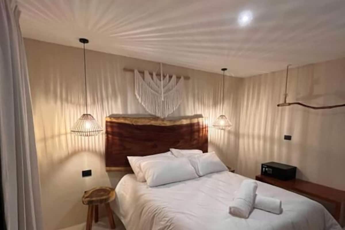 Quarto Deluxe | Quartos insonorizados, ferro/tábua de engomar, Wi-fi grátis