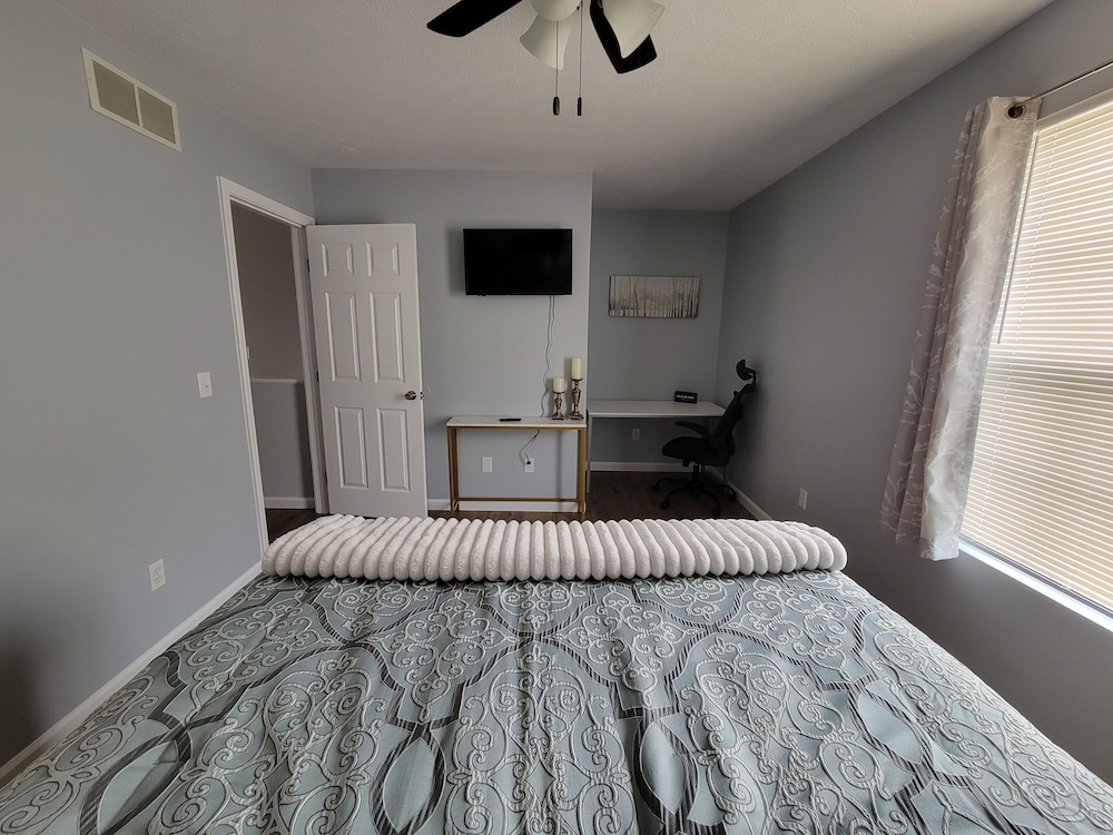 The Third Monkey 2 Miles from Ark Encounter - Williamstown | Vrbo