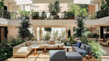 3 bares/lounges, este bar no lobby do hotel