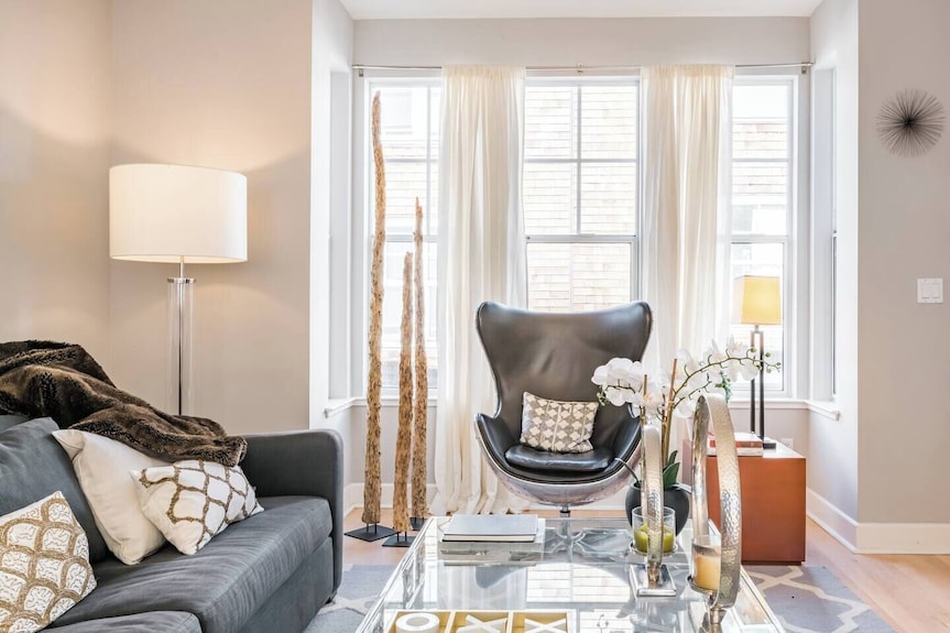 Stunning Executive 3 Bedroom Home With Attached Garage - San Francisco, CA